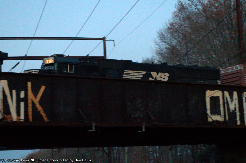 NS SD60 6650 trails on 17G